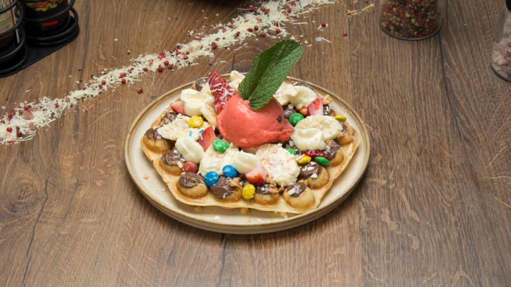 Bubble Waffles M&M`s – Lucky Pizza